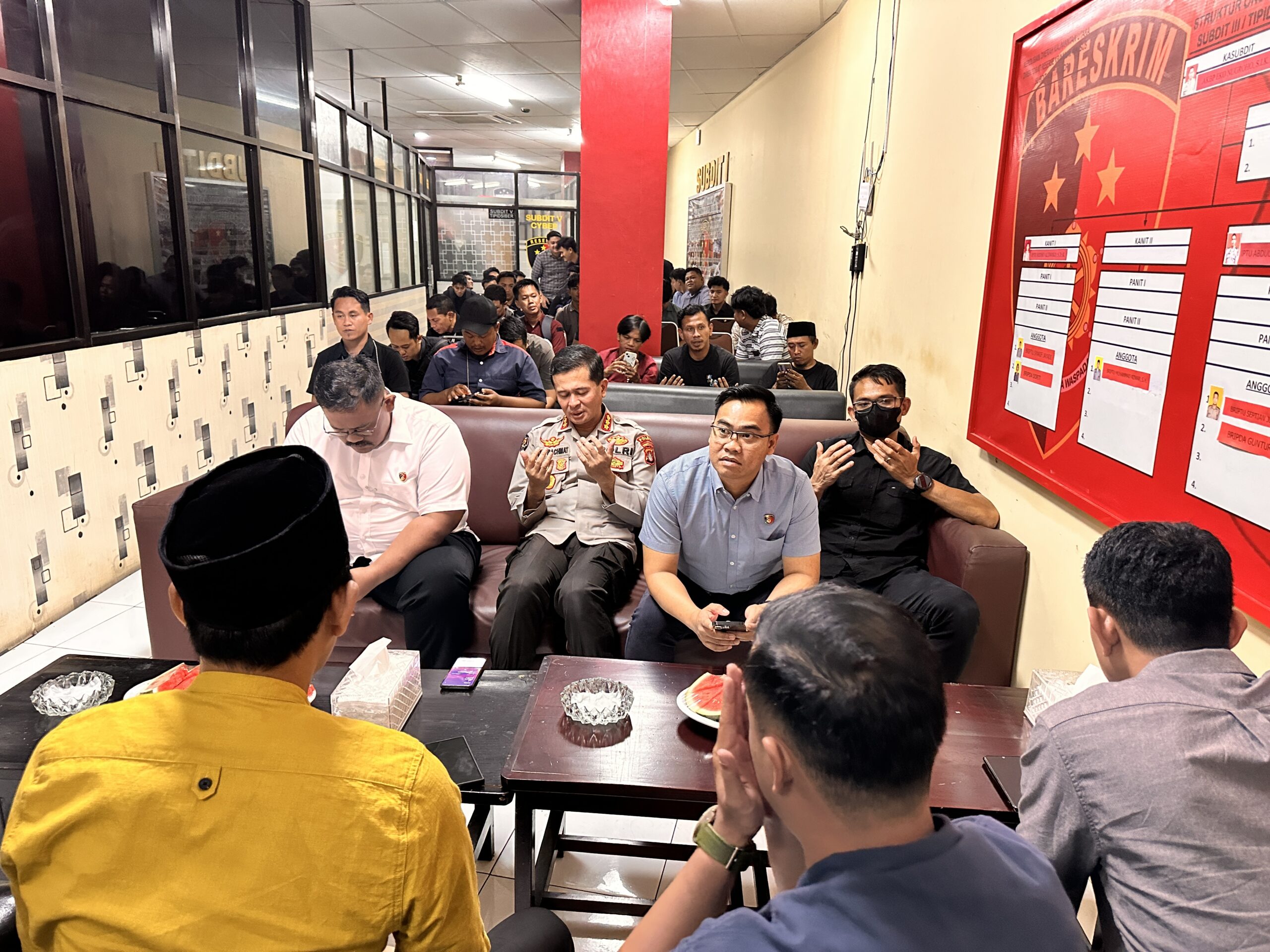 Dirkrimsus Polda Kaltara dan Kabid Humas Buka Puasa Bersama Insan Pers ...